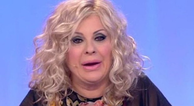 Uomini e Donne, Tina contro la coppia Mattia e Vittoria