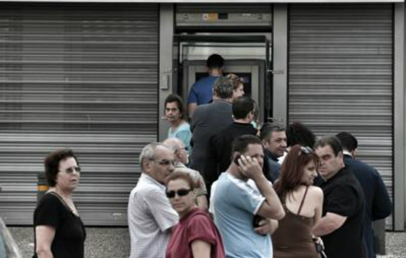 Banche chiuse e file davanti ai bancomat? Ecco perché potrebbe accadere ...