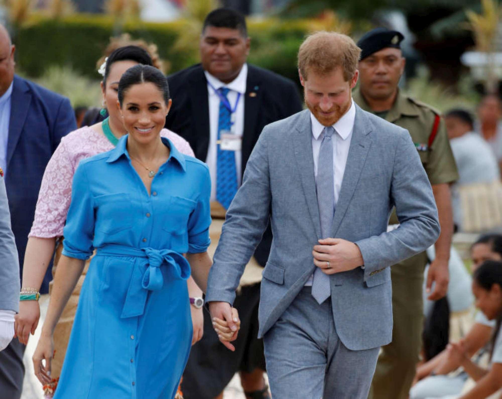 Meghan e Harry: disavventura in volo per i reali | Caffeina Magazine