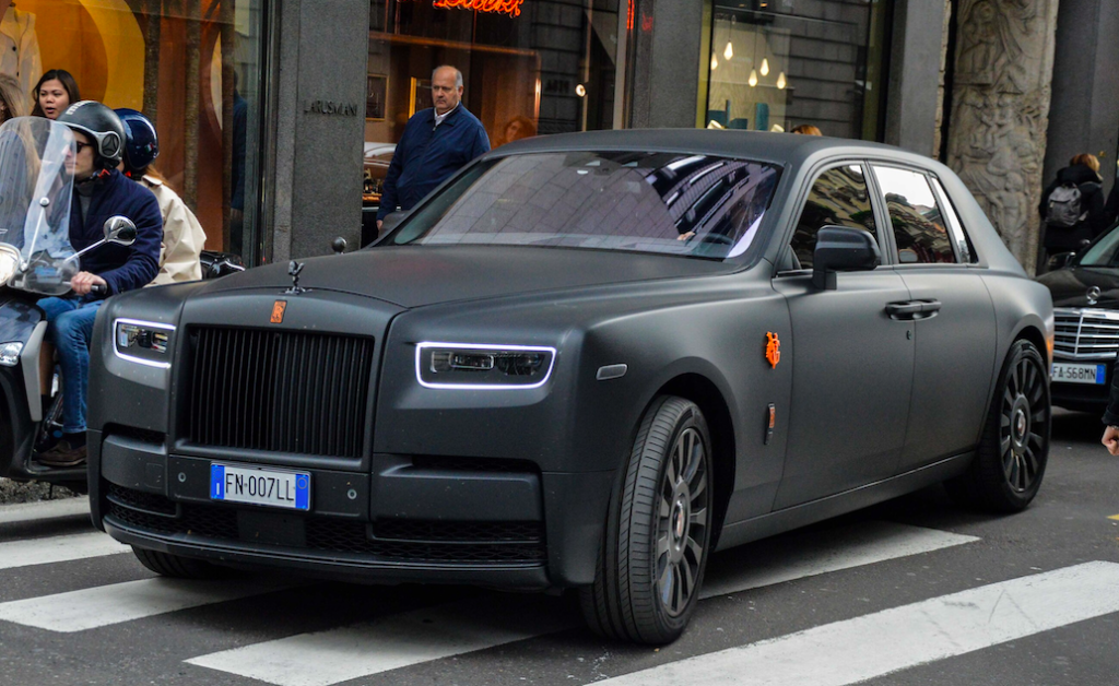 "Spettacolari!". Ma le auto di Gianluca Vacchi? Ecco cosa 'nasconde ...