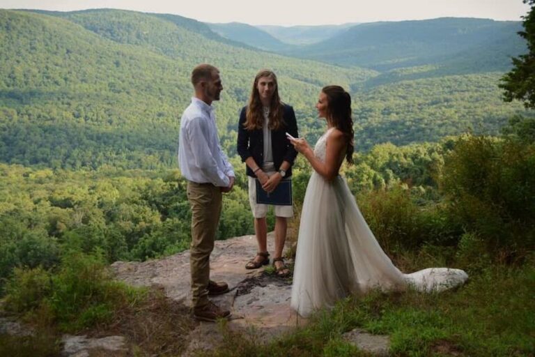 Ryan Myers e Skye: la foto della sposa penzolante fa il giro del web