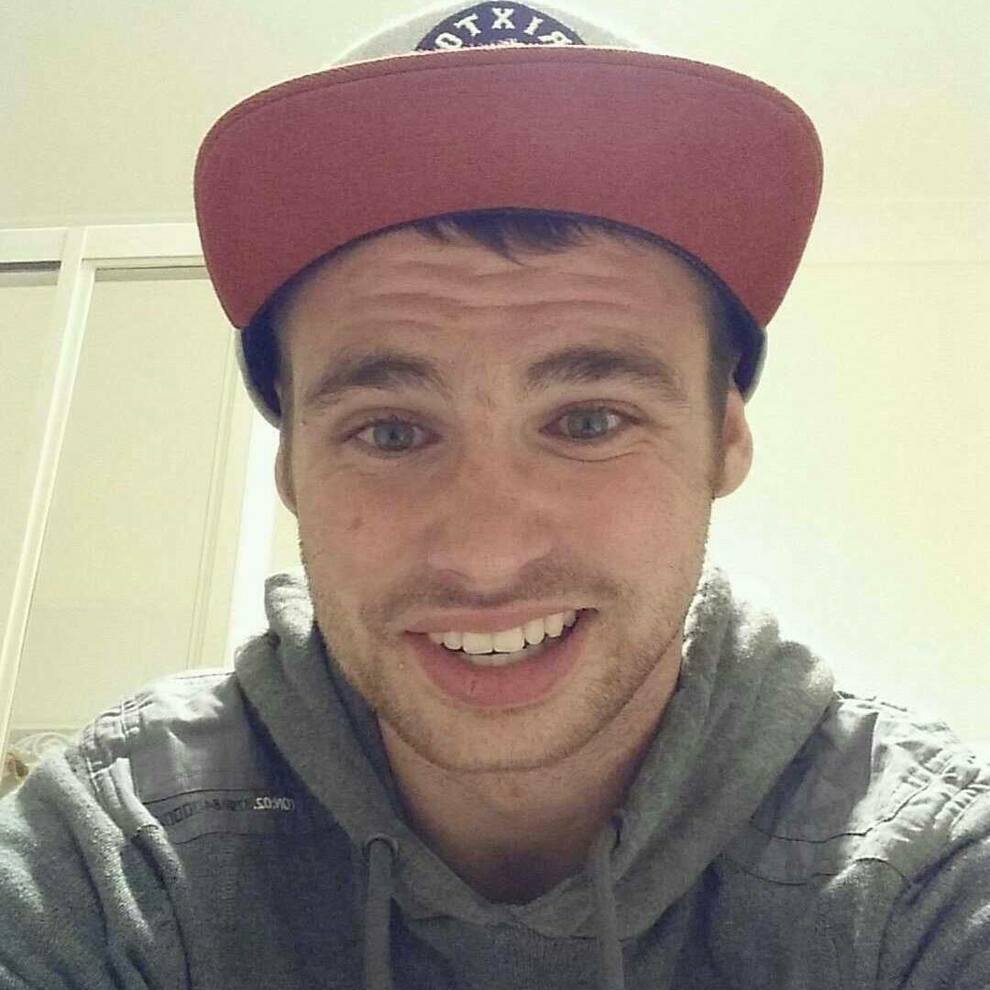 Morto Connor Reed, primo britannico a contrarre il Covid: aveva 26 anni