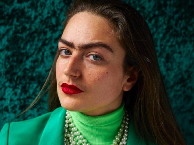 Eldina Jaganjac non si depila più da un anno: com'è diventata