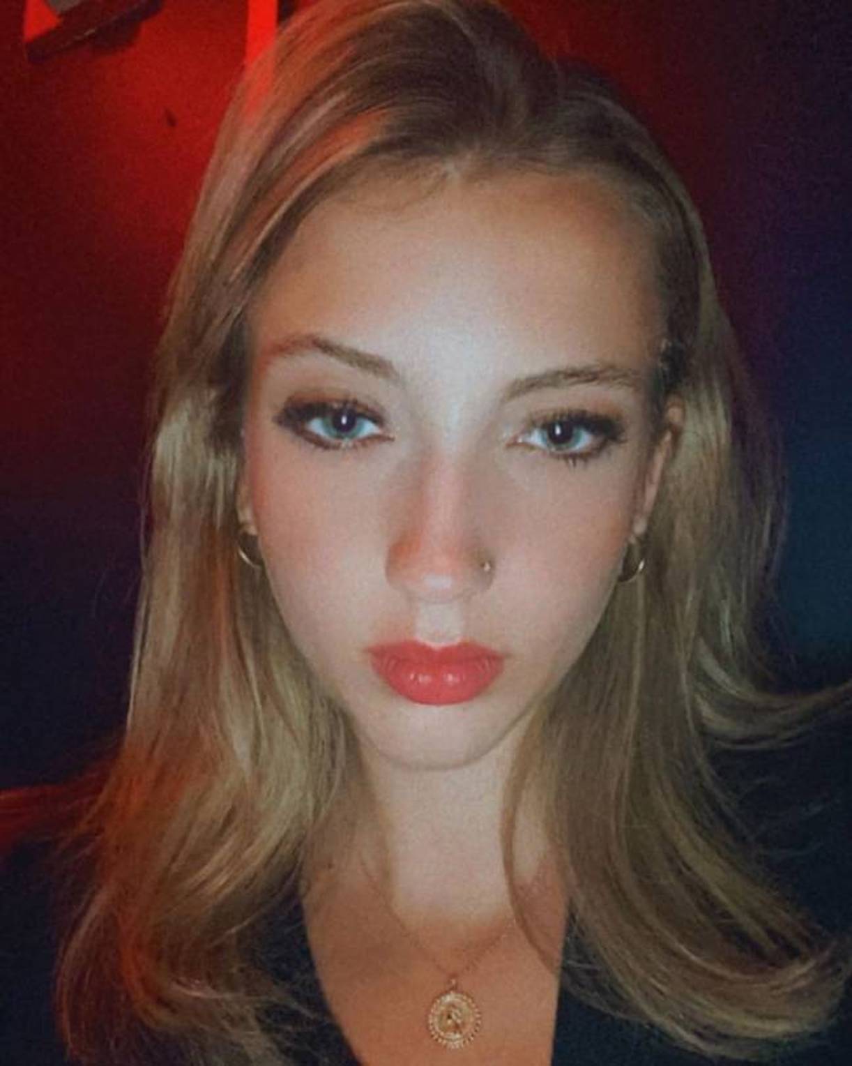 Claire Mack, a 19 anni scopre di avere il cuore a destra