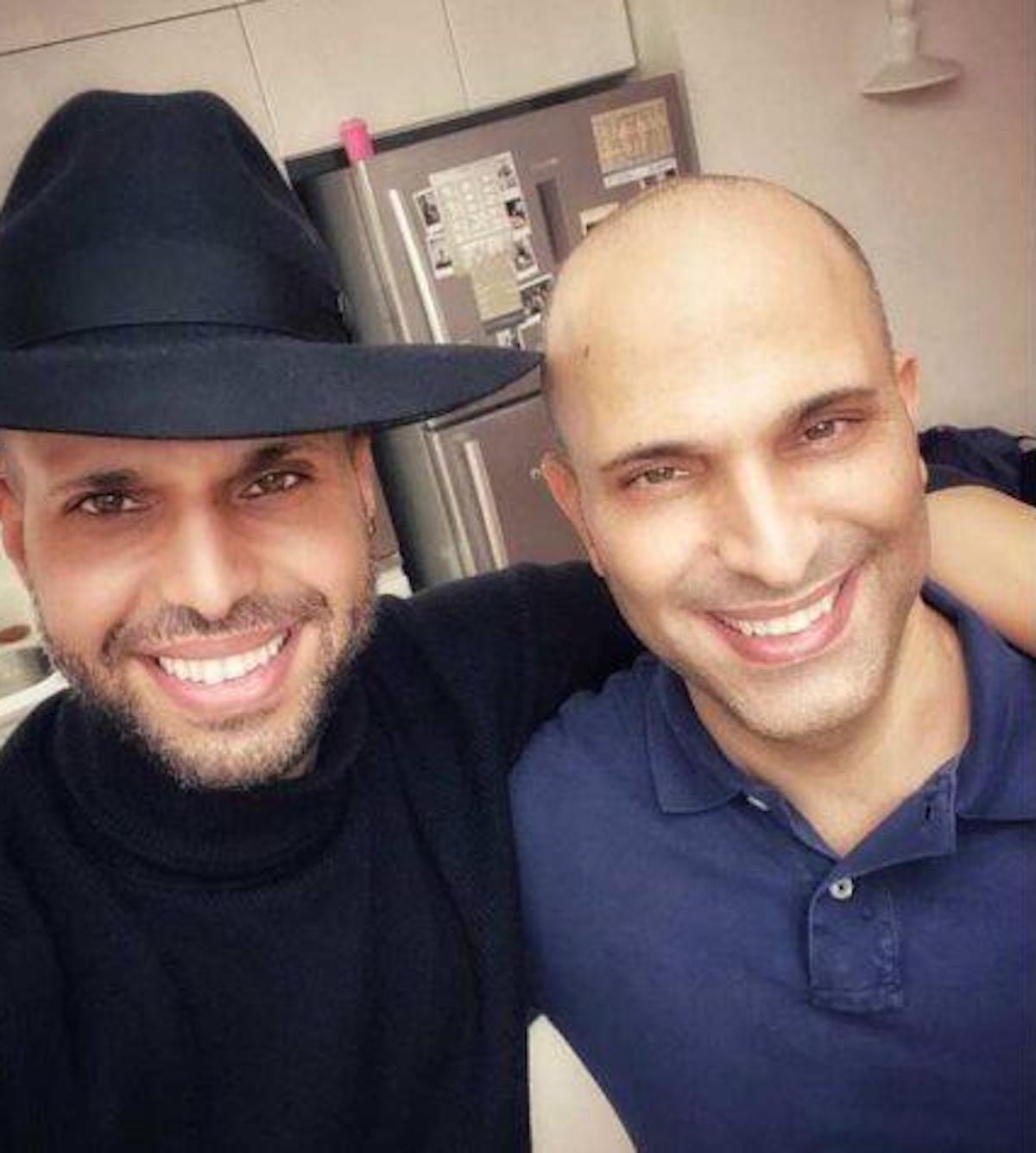 Jonathan Kashanian, la foto con il fratello Yaron: "Siete identici"