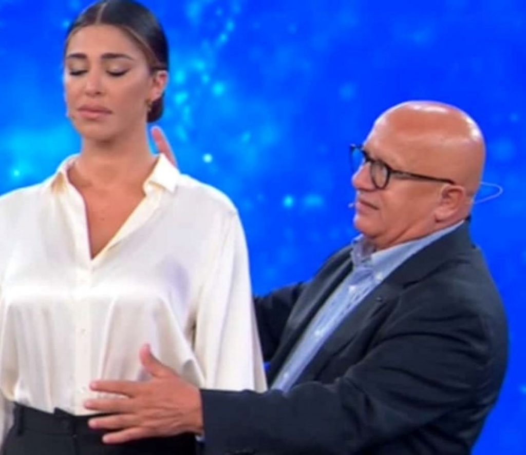 Belen Rodriguez, la voce: "Un flirt con l'ex Ezequiel Lavezzi"