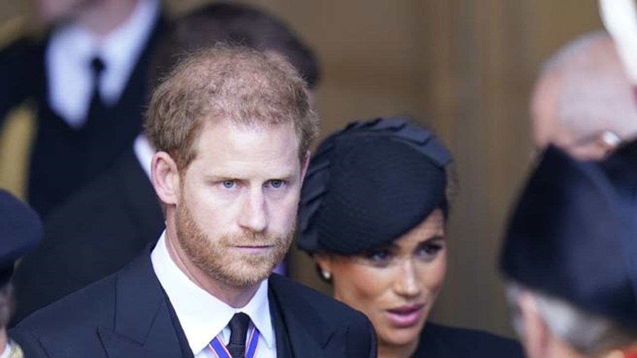 Carlo III, Harry e Meghan Markle reintegrati a una condizione