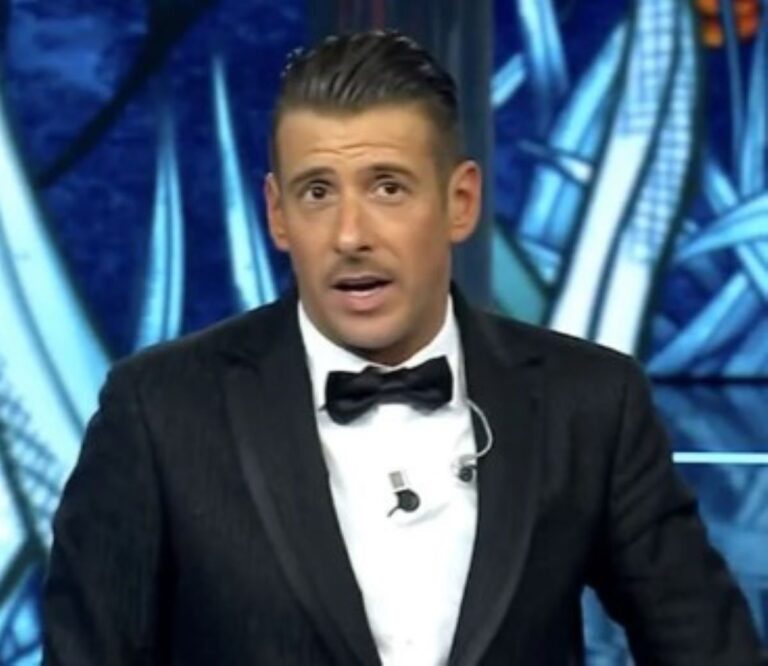 Roberto Vecchioni a 'Ci vuole un fiore' da Francesco Gabbani