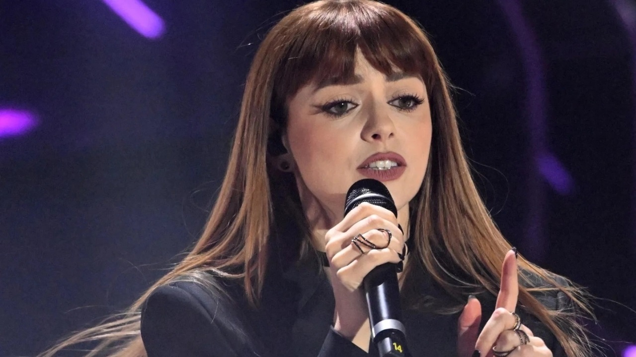 "Ma no, non è vero". Sanremo 2024, gli occhi di tutti su Annalisa: la ...