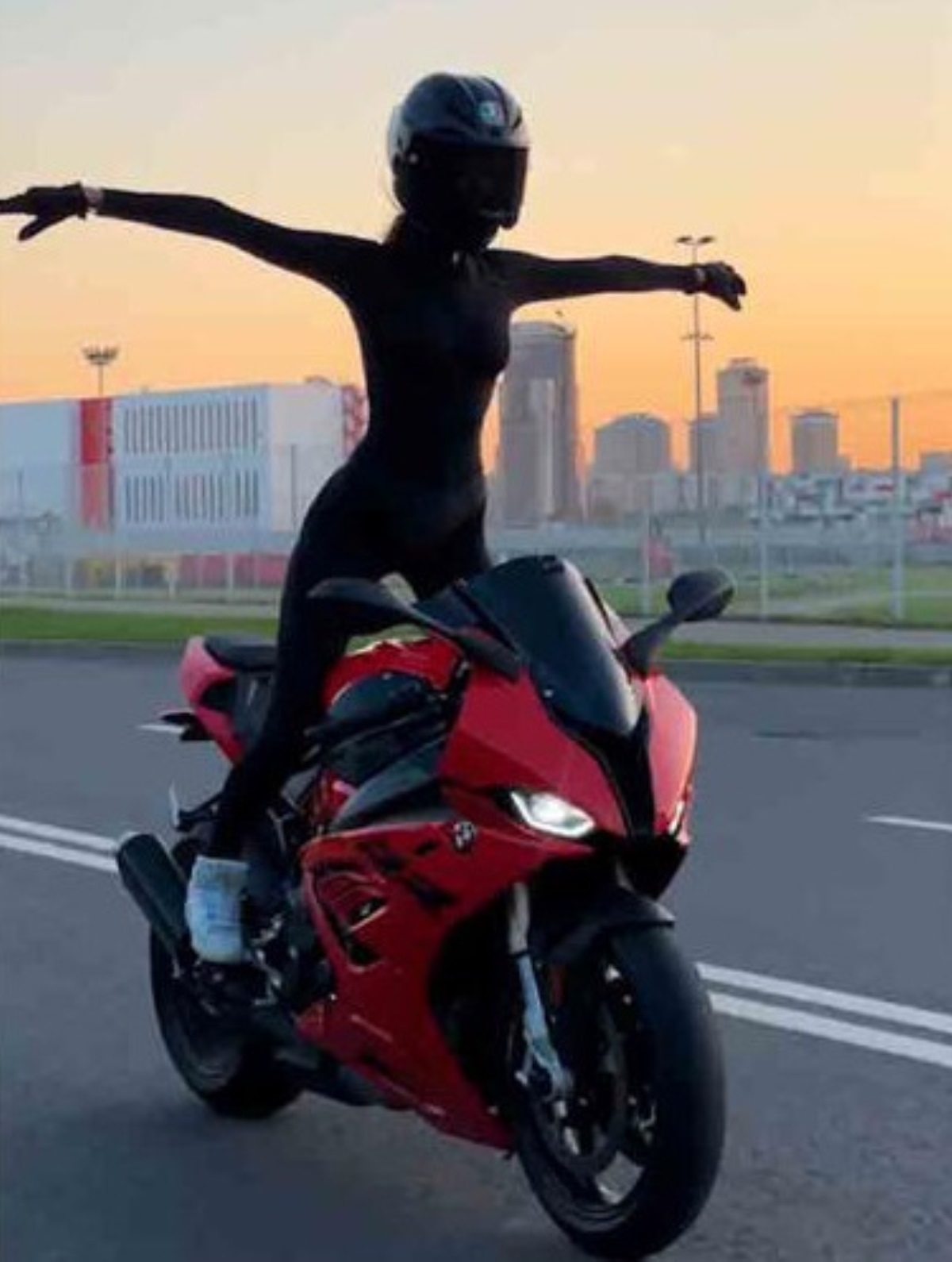 Influencer morta in un incidente in moto: chi era Tatyana Ozolina