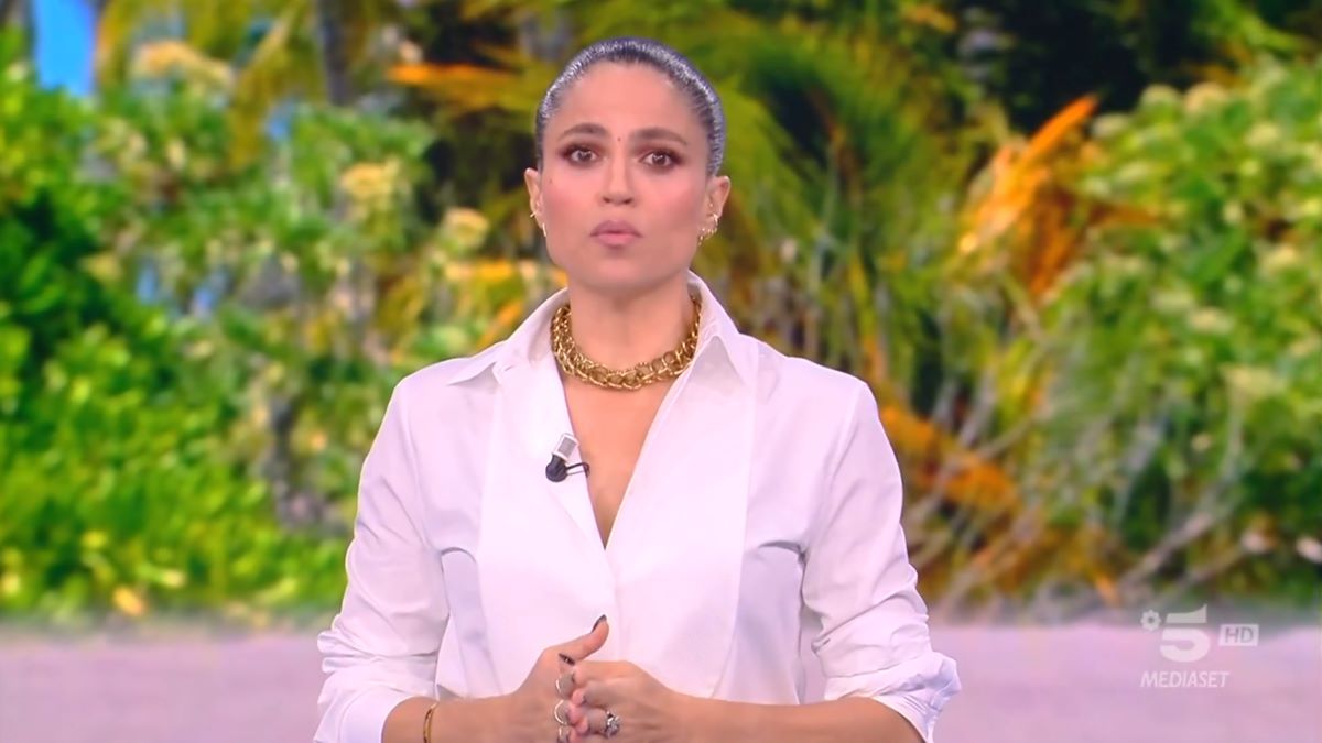 "Devo dire una cosa importante". Isola dei Famosi, Veronica Gentili ...