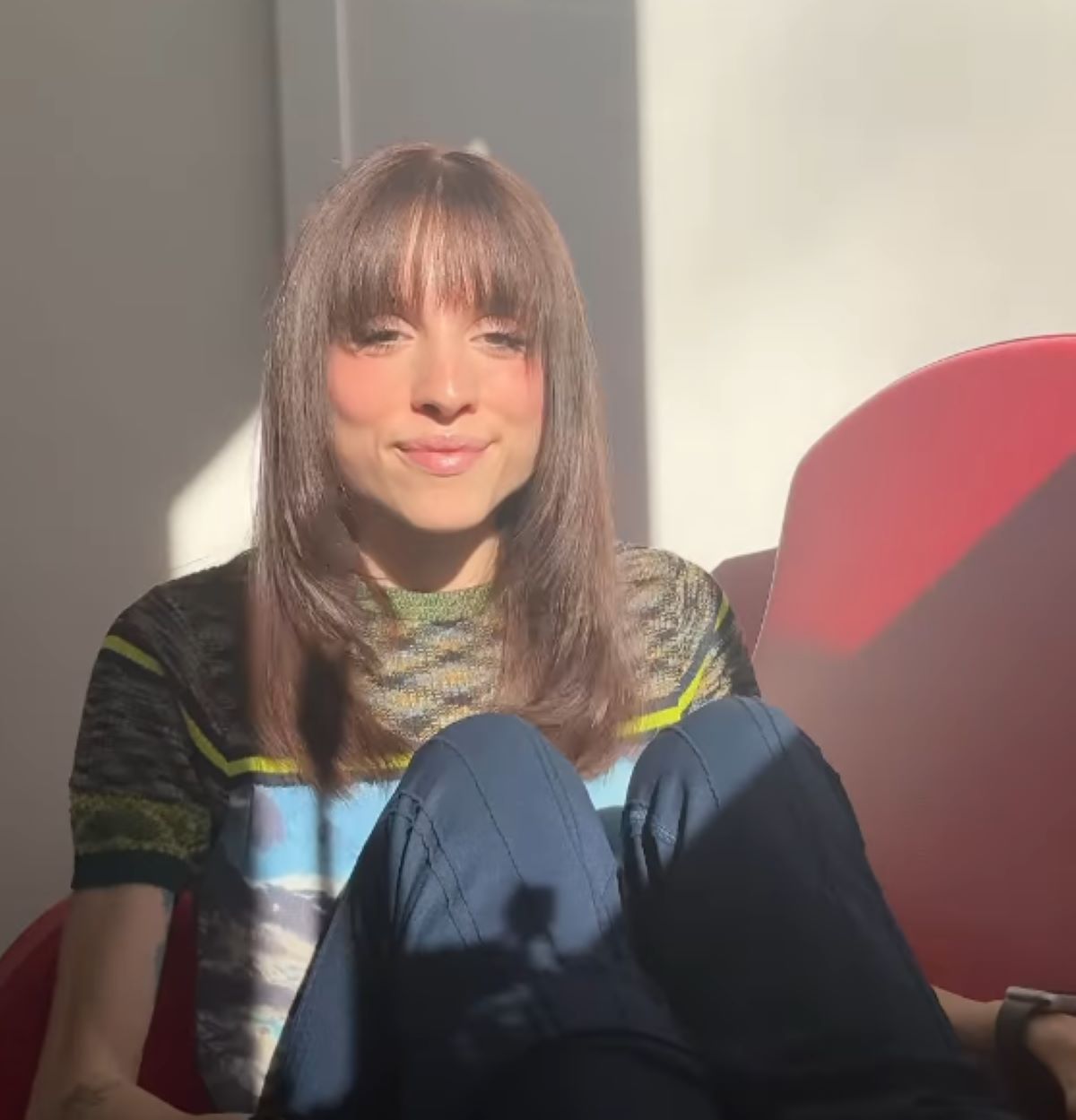 "C'è Angelina Mango". Sale sul palco con Olly, il ritorno e i commenti ...