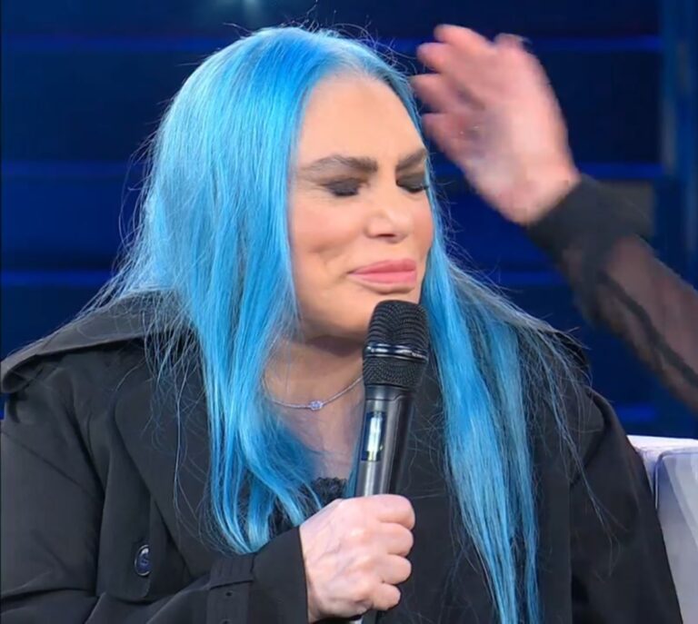 "Scusami". This is me, Loredana Bertè in lacrime davanti a Silvia ...